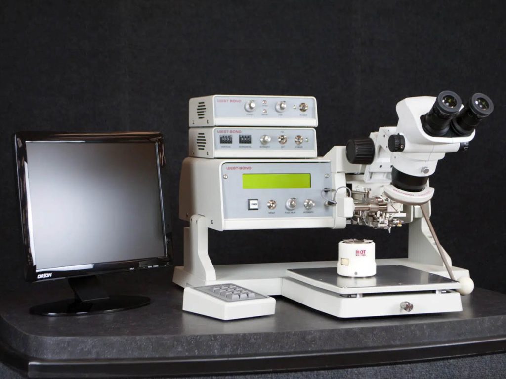 Semi-automatic ball-, wedge- and deep wire bonder 4KE - Micronnect